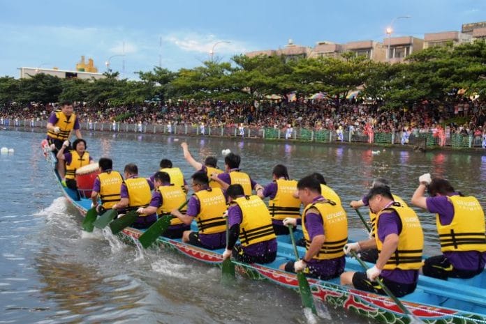 Taiwan Keeps 2,200 Year-Old Dragon Boat Spirit Alive