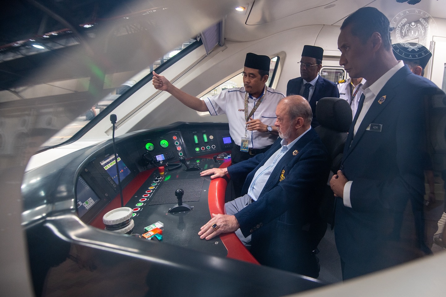 King Officiates New Electric Train Line From KL To Kluang