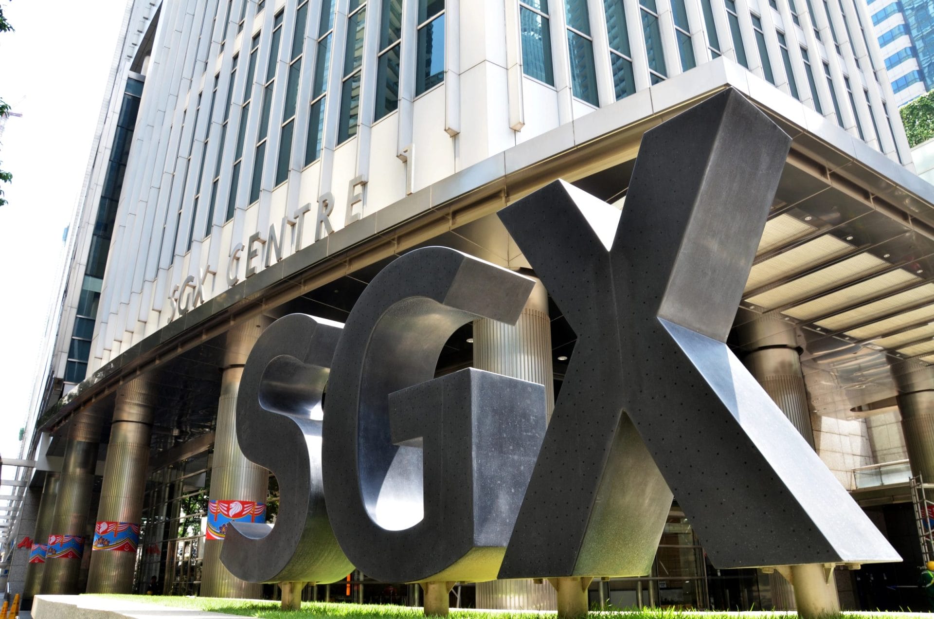 Weekly Snapshot: STI Ends Short Week Mixed As Oil Jitters Cap Gains