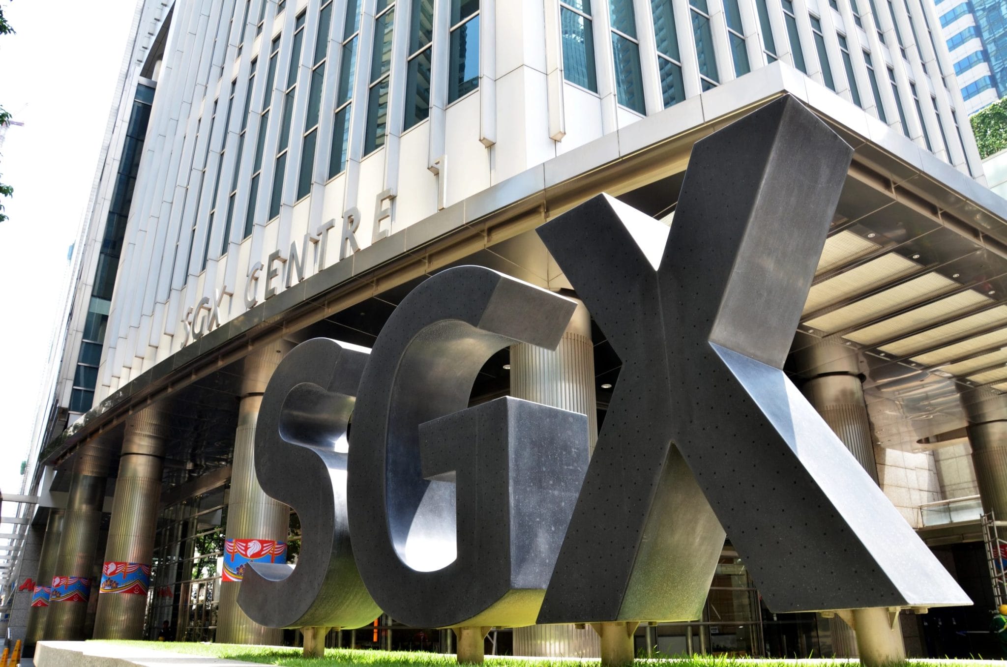 STI Posts 5.6% Total Return In 1Q26