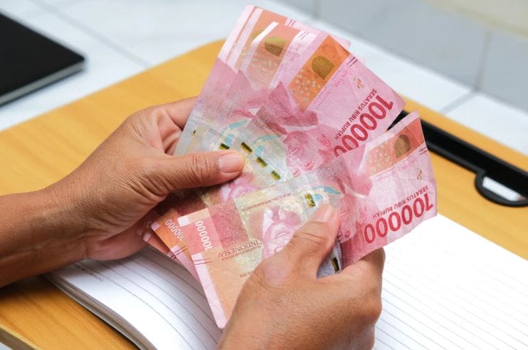 Rupiah Near Historic Low As Bank Indonesia Steps Up Market Interventions