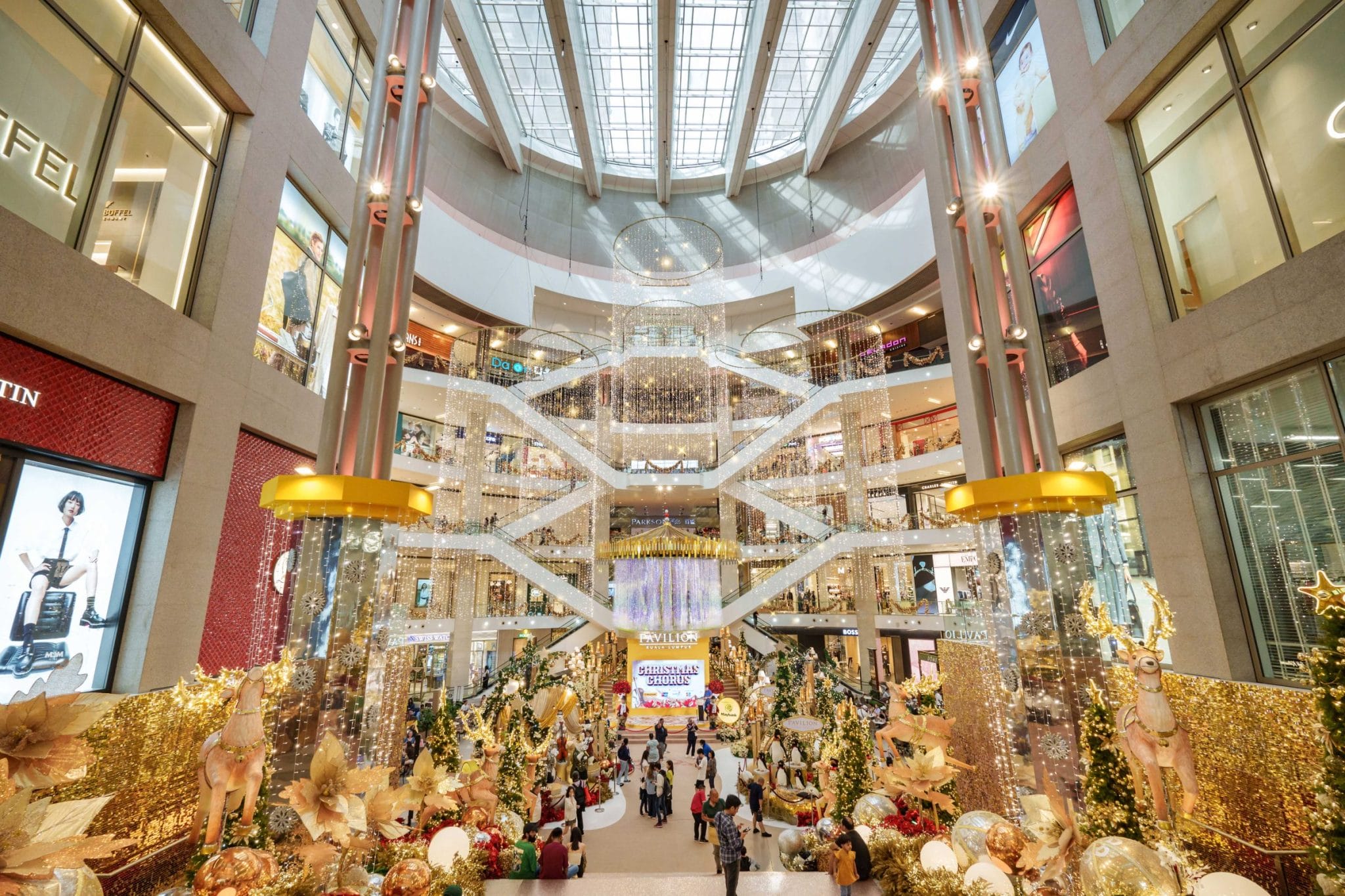Top 10 Christmas Mall Displays You Can't Miss This Year