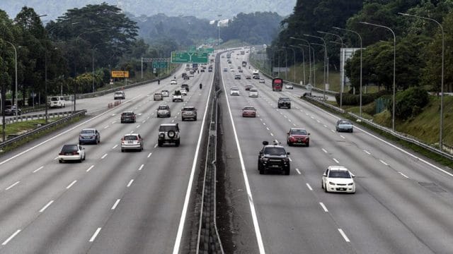 Traffic Heading Into KL Expected To Build, Smart Lane Activated